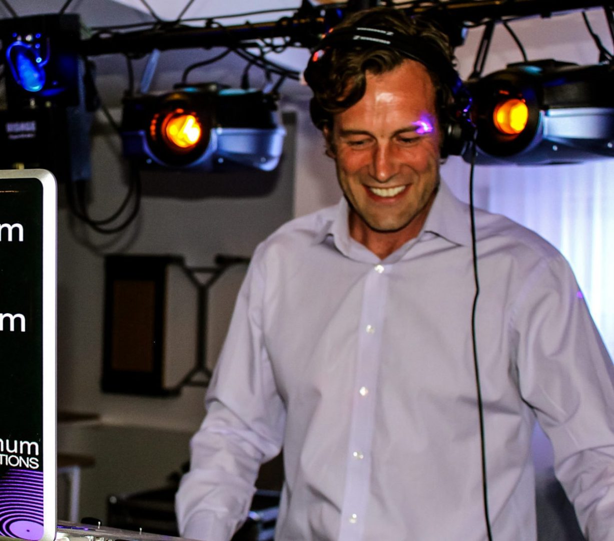 Diamond Wedding DJ Package: Spectacular Sound and Lighting