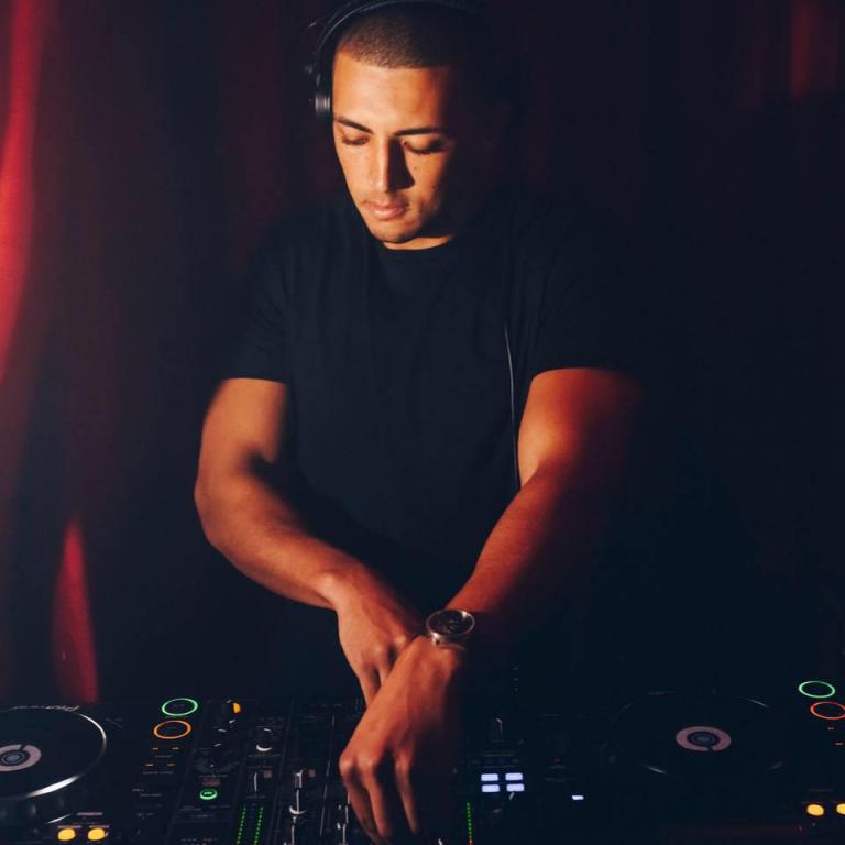 DJ Max - Platinum DJs provide professional, experienced DJ Hire in ...