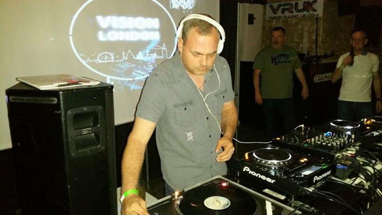 DJ Rob - Platinum DJs provide professional, experienced DJ Hire in ...