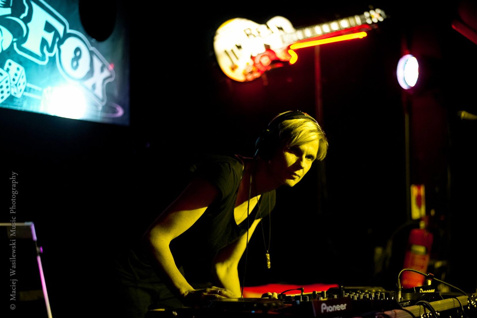DJ Libby Lawes - Platinum DJs provide professional, experienced DJ Hire ...
